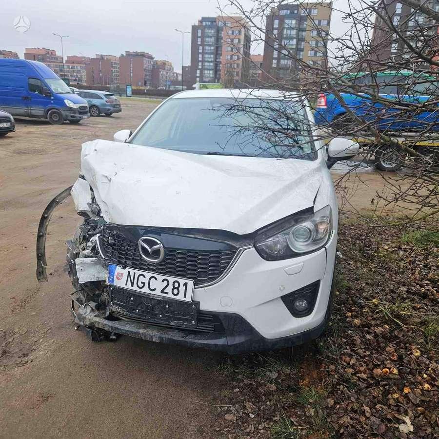 White Mazda CX-5 2014 in Vilnius, with an engine capacity of 2.19 L and mileage of 230 thousand km for 3000 €, photo 1 on AUTOMOTO.COM.LV