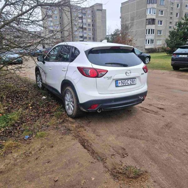 Balts Mazda CX-5 2014 Viļņa, ar dzinēja tilpumu 2.19 L un nobraukumu 230 tūkst. km par 3000 €, foto 5 vietnē AUTOMOTO.COM.LV
