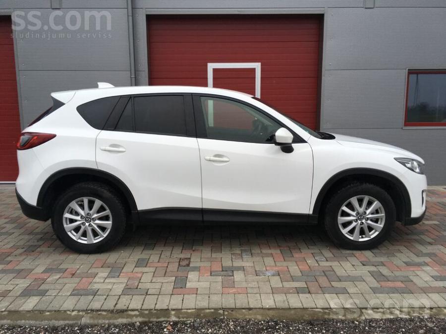 White Mazda CX-5 2014 in Talsi, with an engine capacity of 2.20 L and mileage of 135 thousand km for 8999 €, photo 3 on AUTOMOTO.COM.LV