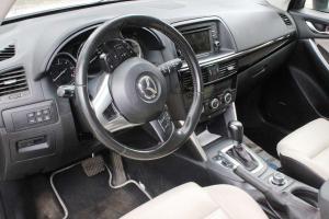 White Mazda CX-5 2014 in Panevezys, with an engine capacity of 2.19 L and mileage of 238 thousand km for 7500 €, photo 5 on AUTOMOTO.COM.LV