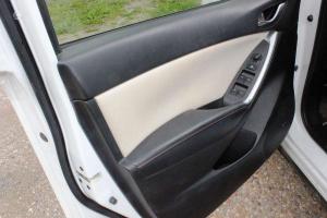 White Mazda CX-5 2014 in Panevezys, with an engine capacity of 2.19 L and mileage of 238 thousand km for 7500 €, photo 7 on AUTOMOTO.COM.LV
