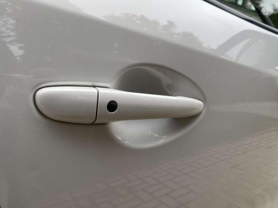 White Mazda CX-5 2014 in Siauliai, with an engine capacity of 2.19 L and mileage of 190 thousand km for 6450 €, photo 10 on AUTOMOTO.COM.LV
