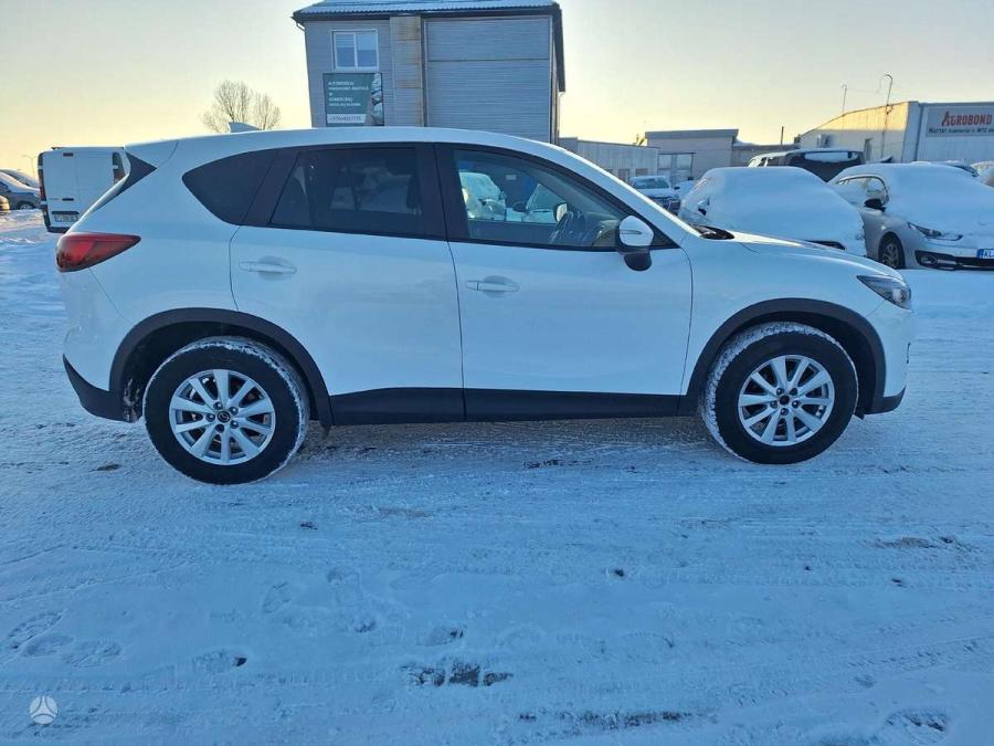 White Mazda CX-5 2015 in Taurage, with an engine capacity of 2.19 L and mileage of 255 thousand km for 7400 €, photo 8 on AUTOMOTO.COM.LV