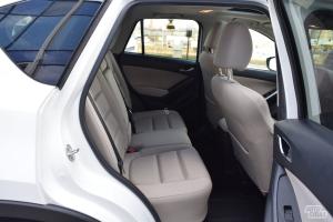 White Mazda CX-5 2015 in Vilnius, with an engine capacity of 2.50 L and mileage of 229 thousand km for 11500 €, photo 11 on AUTOMOTO.COM.LV