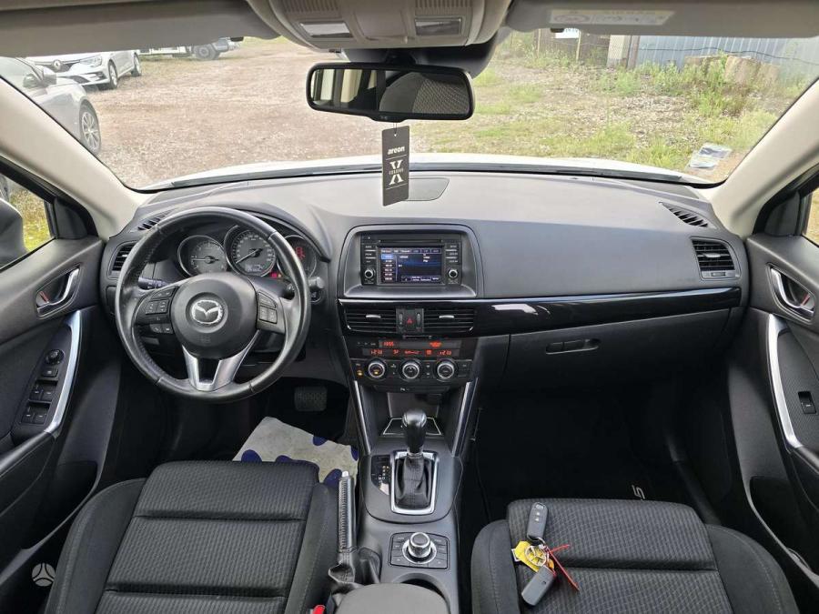 White Mazda CX-5 2015 in Taurage, with an engine capacity of 2.19 L and mileage of 232 thousand km for 6900 €, photo 10 on AUTOMOTO.COM.LV