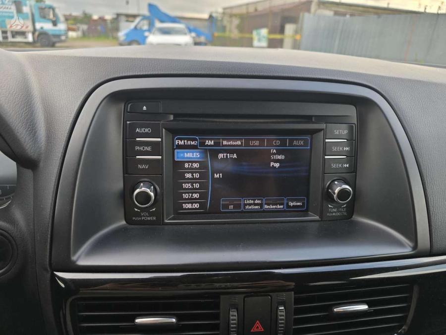 White Mazda CX-5 2015 in Taurage, with an engine capacity of 2.19 L and mileage of 232 thousand km for 6900 €, photo 17 on AUTOMOTO.COM.LV