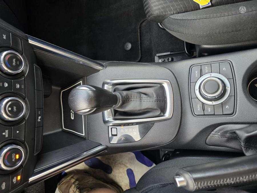 White Mazda CX-5 2015 in Taurage, with an engine capacity of 2.19 L and mileage of 232 thousand km for 6900 €, photo 19 on AUTOMOTO.COM.LV