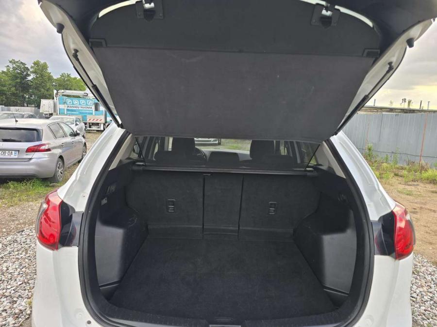 White Mazda CX-5 2015 in Taurage, with an engine capacity of 2.19 L and mileage of 232 thousand km for 6900 €, photo 27 on AUTOMOTO.COM.LV