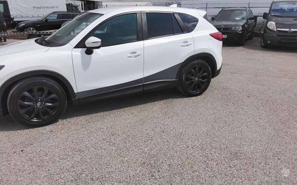 Balts Mazda CX-5 2015 Marijampole, ar dzinēja tilpumu 2.19 L un nobraukumu 137 tūkst. km par 7650 €, foto 3 vietnē AUTOMOTO.COM.LV