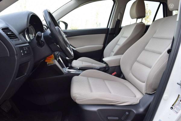 White Mazda CX-5 2015 in Vilnius, with an engine capacity of 2.49 L and mileage of 229 thousand km for 9800 €, photo 9 on AUTOMOTO.COM.LV