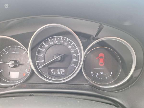 Белый Мазда СХ-5 2015 в Таураге, объемом двигателя 2.19 л и пробегом 255 тыс. км за 6900 €, фото 10 на AUTOMOTO.COM.LV