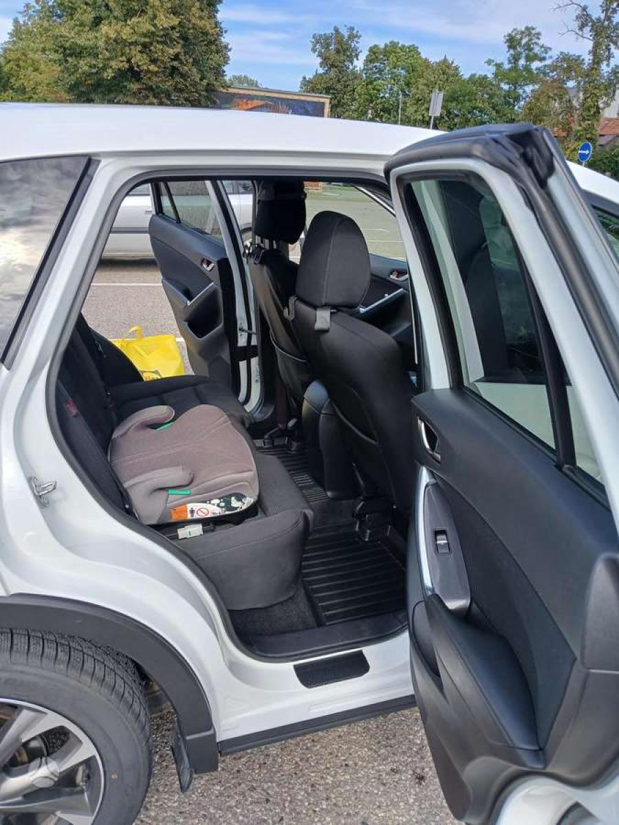 White Mazda CX-5 2015 in Kaunas, with an engine capacity of 2.19 L and mileage of 179 thousand km for 9700 €, photo 17 on AUTOMOTO.COM.LV