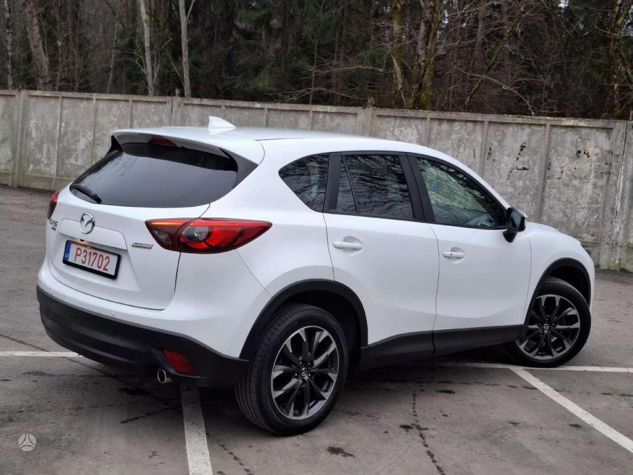 White Mazda CX-5 2016 in Vilnius, with an engine capacity of 2.19 L and mileage of 217 thousand km for 10000 €, photo 4 on AUTOMOTO.COM.LV