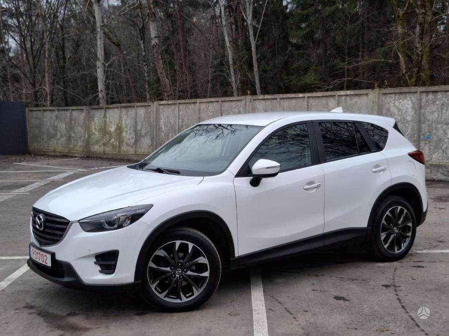White Mazda CX-5 2016 in Vilnius, with an engine capacity of 2.19 L and mileage of 217 thousand km for 10000 €, photo 5 on AUTOMOTO.COM.LV