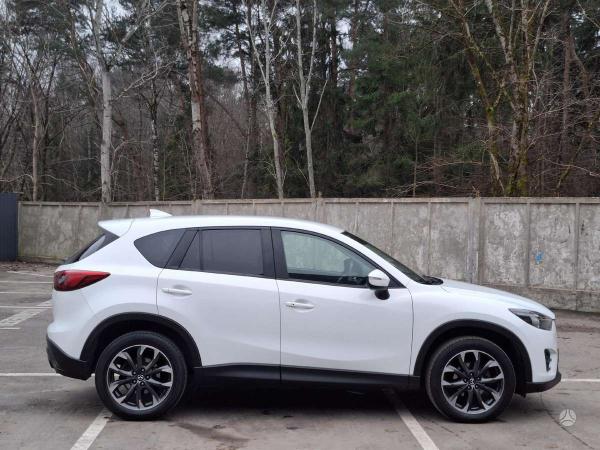 White Mazda CX-5 2016 in Vilnius, with an engine capacity of 2.19 L and mileage of 217 thousand km for 10000 €, photo 6 on AUTOMOTO.COM.LV