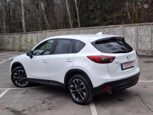White Mazda CX-5 2016 in Vilnius, with an engine capacity of 2.19 L and mileage of 217 thousand km for 10000 €, photo 7 on AUTOMOTO.COM.LV