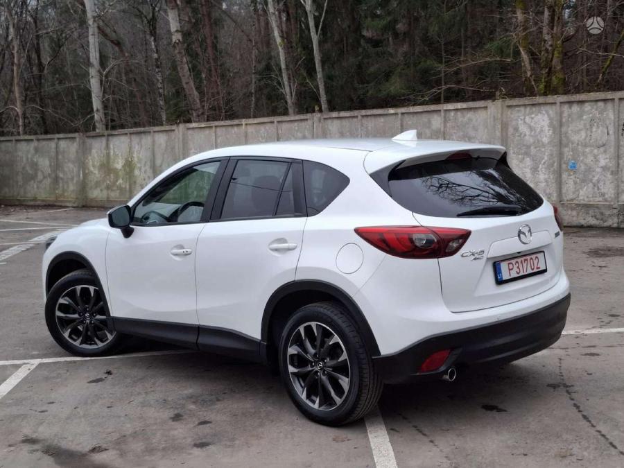 White Mazda CX-5 2016 in Vilnius, with an engine capacity of 2.19 L and mileage of 217 thousand km for 10000 €, photo 7 on AUTOMOTO.COM.LV