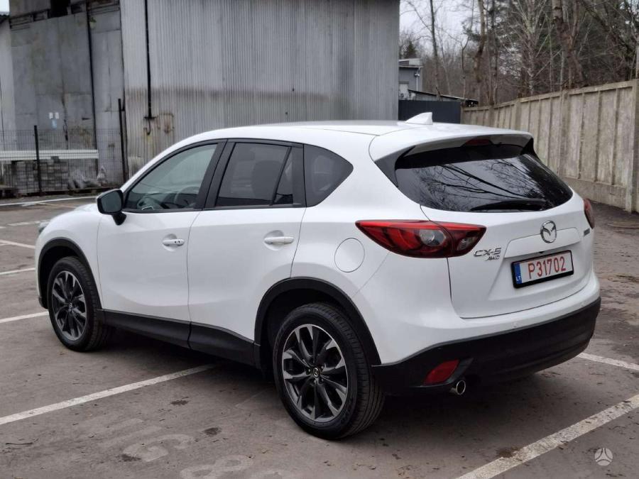 White Mazda CX-5 2016 in Vilnius, with an engine capacity of 2.19 L and mileage of 217 thousand km for 10000 €, photo 11 on AUTOMOTO.COM.LV