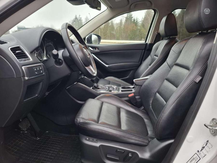 White Mazda CX-5 2016 in Vilnius, with an engine capacity of 2.19 L and mileage of 217 thousand km for 10000 €, photo 25 on AUTOMOTO.COM.LV