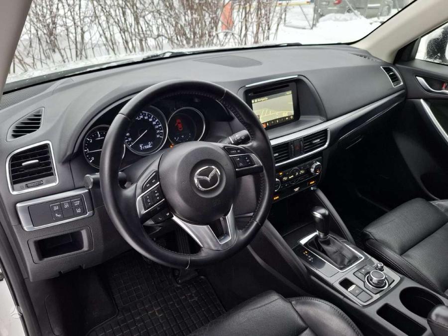 White Mazda CX-5 2016 in Vilnius, with an engine capacity of 2.19 L and mileage of 217 thousand km for 10200 €, photo 3 on AUTOMOTO.COM.LV