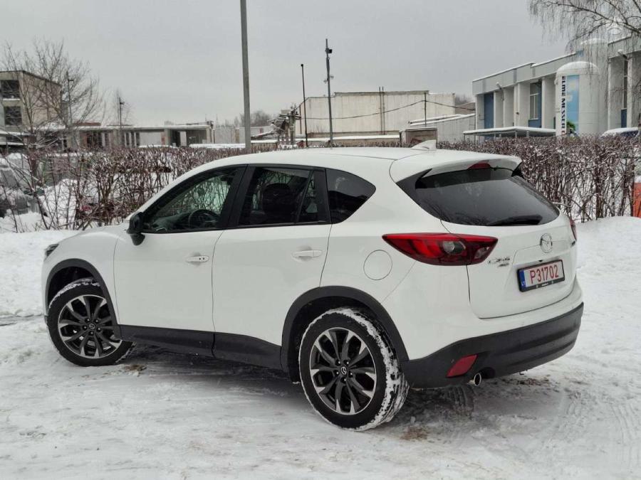 White Mazda CX-5 2016 in Vilnius, with an engine capacity of 2.19 L and mileage of 217 thousand km for 10200 €, photo 6 on AUTOMOTO.COM.LV