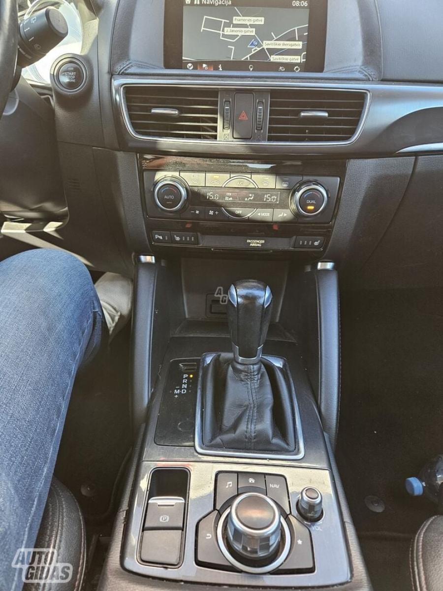 White Mazda CX-5 2016 in Panevezys, with an engine capacity of 2.20 L and mileage of 186 thousand km for 7900 €, photo 12 on AUTOMOTO.COM.LV