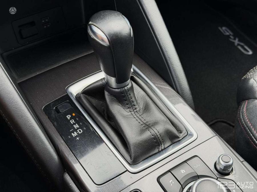 Balts Mazda CX-5 2016 Tauragė, ar dzinēja tilpumu 2.20 L un nobraukumu 169 tūkst. km par 8800 €, foto 24 vietnē AUTOMOTO.COM.LV