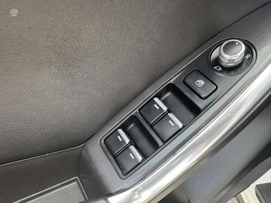 White Mazda CX-5 2016 in Telschi, with an engine capacity of 2.19 L and mileage of 239 thousand km for 5600 €, photo 18 on AUTOMOTO.COM.LV