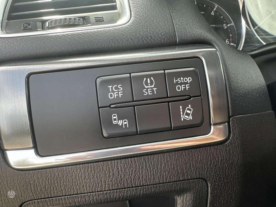 White Mazda CX-5 2016 in Telschi, with an engine capacity of 2.19 L and mileage of 239 thousand km for 5600 €, photo 24 on AUTOMOTO.COM.LV