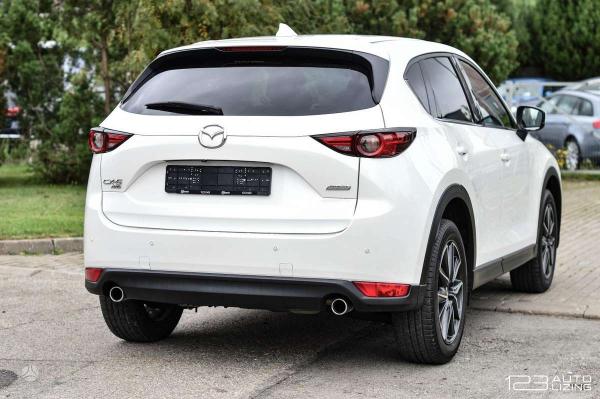 White Mazda CX-5 2017 in Kretinga, with an engine capacity of 2.20 L and mileage of 215 thousand km for 14650 €, photo 5 on AUTOMOTO.COM.LV