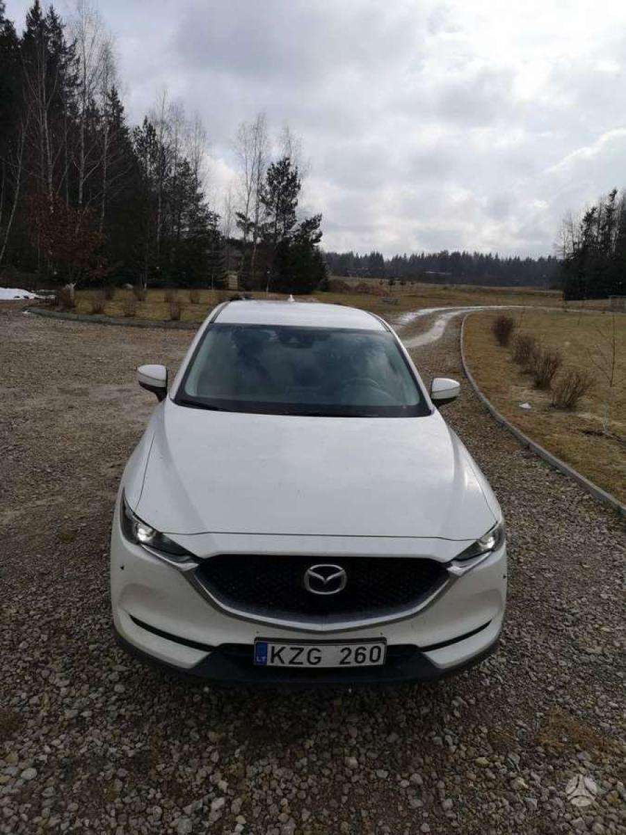 White Mazda CX-5 2017 in Vilnius, with an engine capacity of 2.49 L and mileage of 275 thousand km for 10999 €, photo 2 on AUTOMOTO.COM.LV