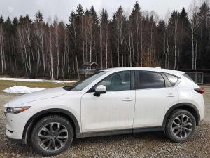 White Mazda CX-5 2017 in Vilnius, with an engine capacity of 2.49 L and mileage of 275 thousand km for 10999 €, photo 3 on AUTOMOTO.COM.LV