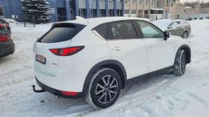 White Mazda CX-5 2017 in Siauliai, with an engine capacity of 2.19 L and mileage of 229 thousand km for 13400 €, photo 6 on AUTOMOTO.COM.LV