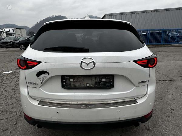 White Mazda CX-5 2017 in Marijampole, with an engine capacity of 2.19 L and mileage of 225 thousand km for 9250 €, photo 7 on AUTOMOTO.COM.LV