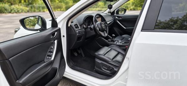 White Mazda CX-5 2017 in Dobele, with an engine capacity of 2.20 L and mileage of 239 thousand km for 9400 €, photo 8 on AUTOMOTO.COM.LV