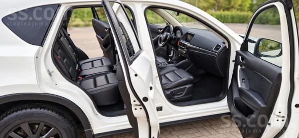 White Mazda CX-5 2017 in Dobele, with an engine capacity of 2.20 L and mileage of 239 thousand km for 9400 €, photo 11 on AUTOMOTO.COM.LV