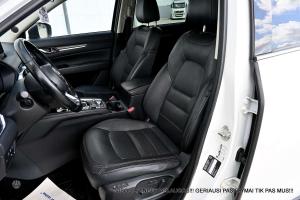 White Mazda CX-5 2017 in Kretinga, with an engine capacity of 2.19 L and mileage of 202 thousand km for 12799 €, photo 22 on AUTOMOTO.COM.LV