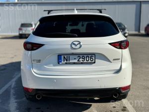 Белый Мазда СХ-5 2018 в Рига, объемом двигателя 2.50 л и пробегом 95 тыс. км за 19500 €, фото 5 на AUTOMOTO.COM.LV