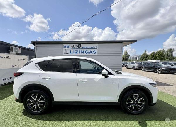 White Mazda CX-5 2018 in Panevezys, with an engine capacity of 2.19 L and mileage of 195 thousand km for 11300 €, photo 4 on AUTOMOTO.COM.LV