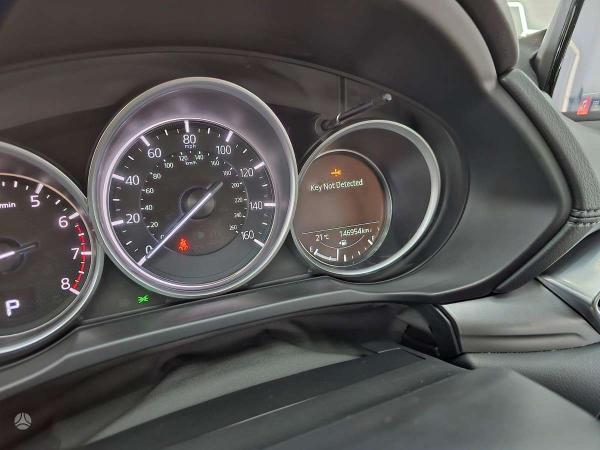 White Mazda CX-5 2018 in Mazeikiai, with an engine capacity of 2.49 L and mileage of 147 thousand km for 19500 €, photo 7 on AUTOMOTO.COM.LV