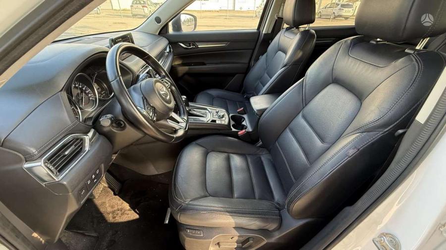 Balts Mazda CX-5 2018 Panevēža, ar dzinēja tilpumu 2.19 L un nobraukumu 148 tūkst. km par 12900 €, foto 27 vietnē AUTOMOTO.COM.LV