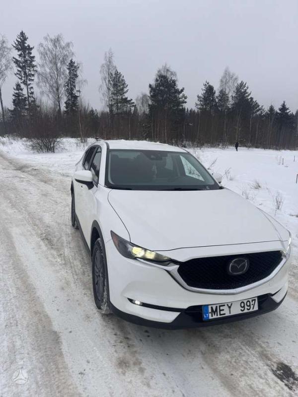 White Mazda CX-5 2020 in Vilnius, with an engine capacity of 2.49 L and mileage of 87 thousand km for 18000 €, photo 4 on AUTOMOTO.COM.LV