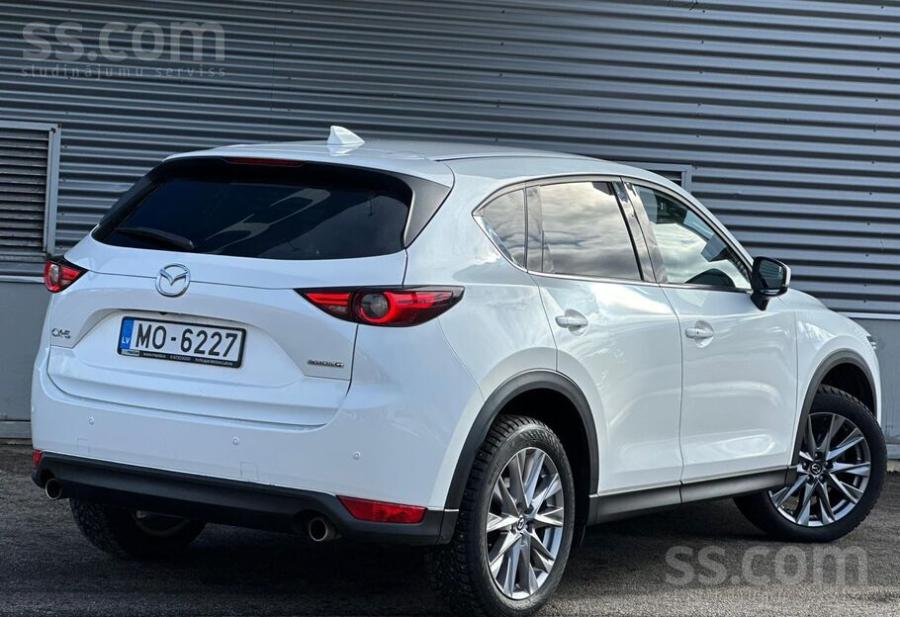White Mazda CX-5 2020 in Riga, with an engine capacity of 2.00 L and mileage of 127 thousand km for 21450 €, photo 3 on AUTOMOTO.COM.LV