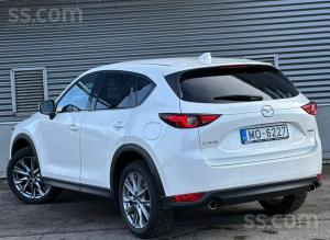 White Mazda CX-5 2020 in Riga, with an engine capacity of 2.00 L and mileage of 127 thousand km for 21450 €, photo 5 on AUTOMOTO.COM.LV