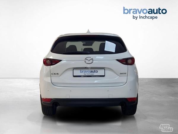 Mazda CX-5 2021 in Vilnius on AUTOMOTO.COM.LV White Mazda CX-5 2021 in Vilnius, with an engine capacity of 2.00 L and mileage of 158 thousand km for 21000 €, photo 5 on AUTOMOTO.COM.LV