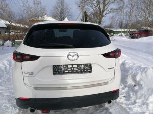 White Mazda CX-5 2022 in Klaipeda, with an engine capacity of 2.50 L and mileage of 350 thousand km for 21900 €, photo 7 on AUTOMOTO.COM.LV
