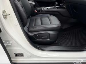 White Mazda CX-5 2022 in Vilnius, with an engine capacity of 2.00 L and mileage of 42 thousand km for 25900 €, photo 8 on AUTOMOTO.COM.LV