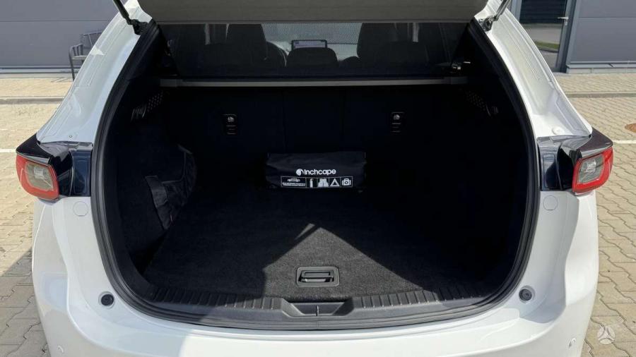 Balts Mazda CX-5 2022 Viļņa, ar dzinēja tilpumu 2.00 L un nobraukumu 42 tūkst. km par 25990 €, foto 42 vietnē AUTOMOTO.COM.LV