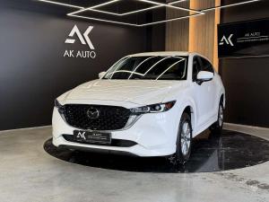 White Mazda CX-5 2024 in Kaunas, with an engine capacity of 2.49 L and mileage of 47 thousand km for 24990 €, photo 5 on AUTOMOTO.COM.LV