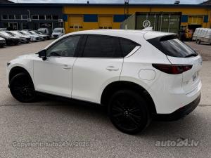 Balts Mazda CX-5 2024 Tallina, ar dzinēja tilpumu 2.50 L un nobraukumu 61 tūkst. km par 31450 €, foto 4 vietnē AUTOMOTO.COM.LV